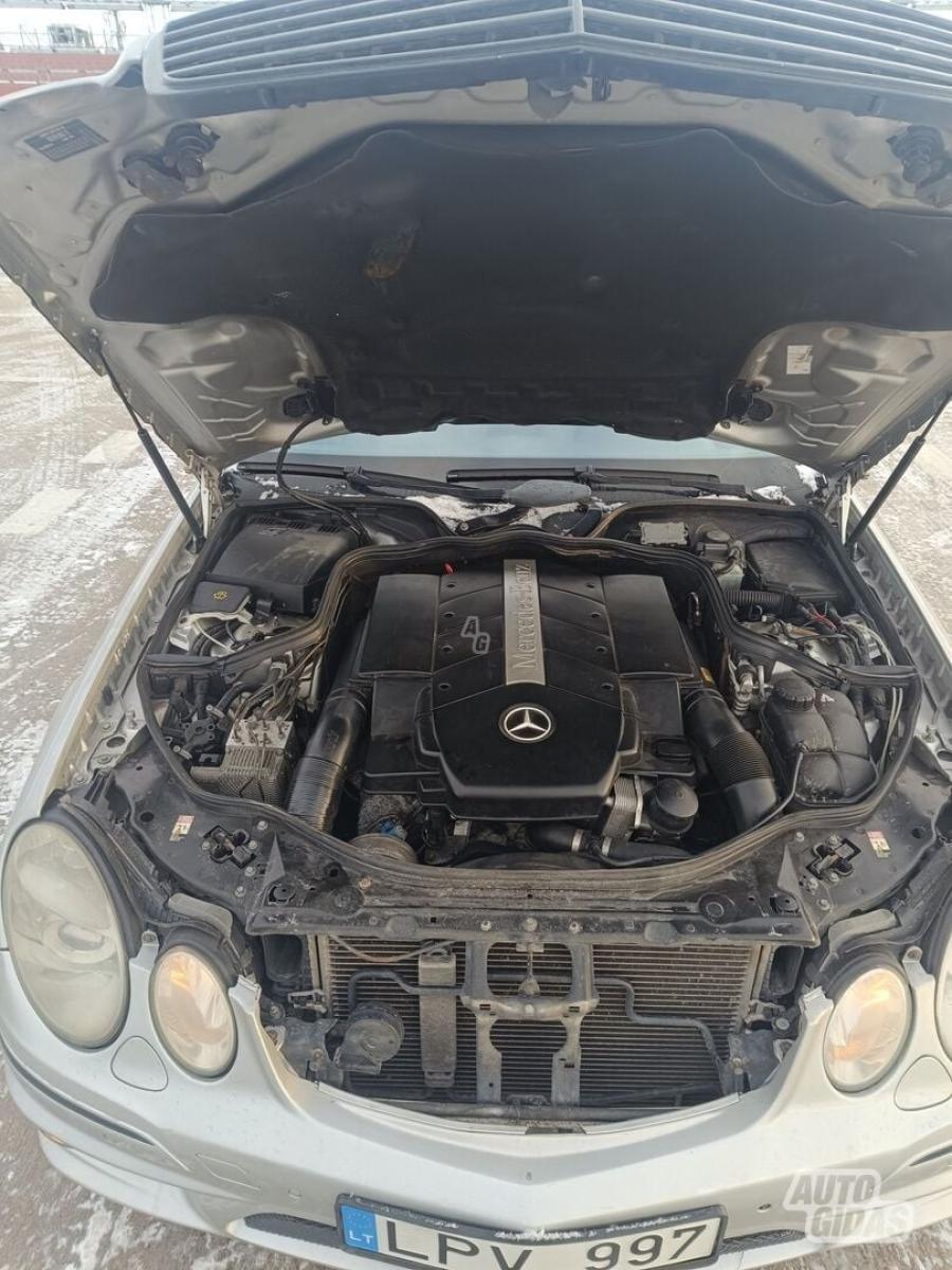 Pelēks Mercedes-Benz e-500 2003 Kauņa, ar dzinēja tilpumu 5.00 L un nobraukumu 380 tūkst. km par 5500 €, foto 7 vietnē AUTOMOTO.COM.LV