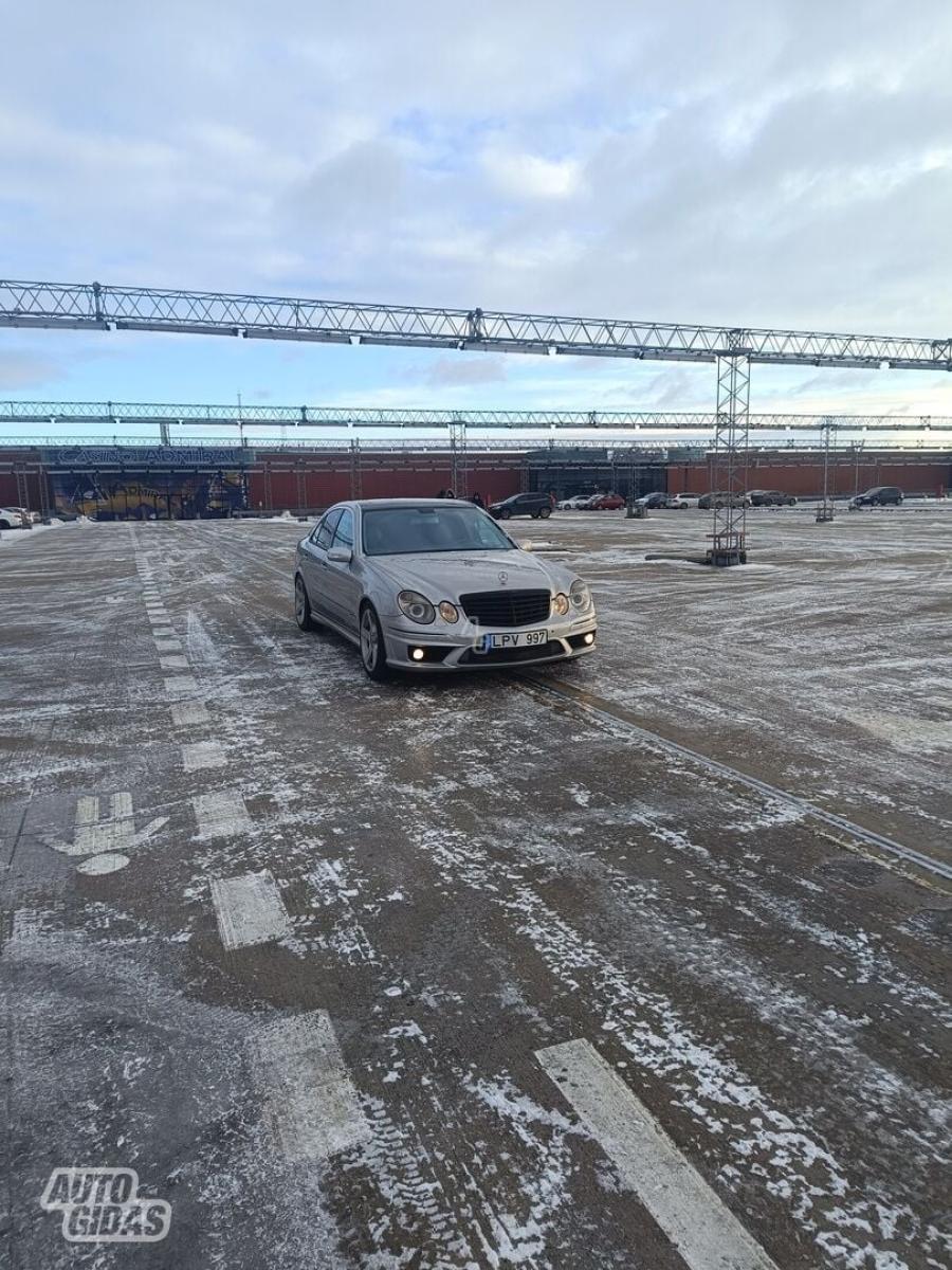 Pelēks Mercedes-Benz e-500 2003 Kauņa, ar dzinēja tilpumu 5.00 L un nobraukumu 380 tūkst. km par 5500 €, foto 8 vietnē AUTOMOTO.COM.LV