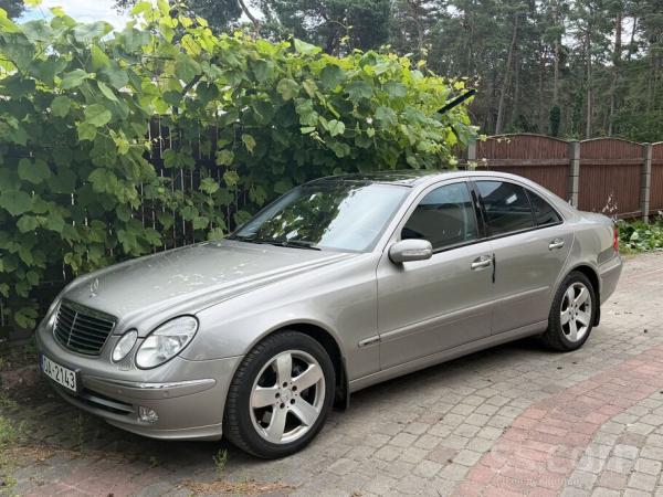 Серый Мерседес Е 500 2003 в Юрмала, объемом двигателя 5.00 л и пробегом 114 тыс. км за 12000 €, фото 1 на AUTOMOTO.COM.LV