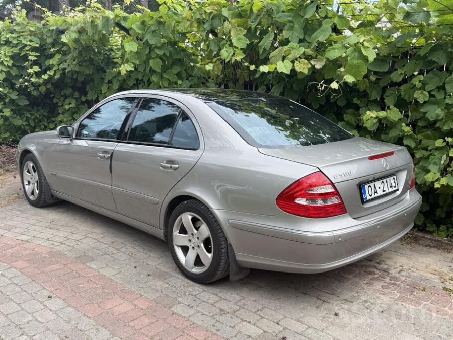 Pelēks Mercedes-Benz e-500 2003 Jūrmala, ar dzinēja tilpumu 5.00 L un nobraukumu 114 tūkst. km par 12000 €, foto 4 vietnē AUTOMOTO.COM.LV