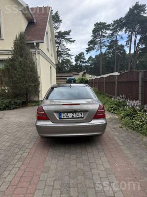 Pelēks Mercedes-Benz e-500 2003 Jūrmala, ar dzinēja tilpumu 5.00 L un nobraukumu 114 tūkst. km par 12000 €, foto 6 vietnē AUTOMOTO.COM.LV