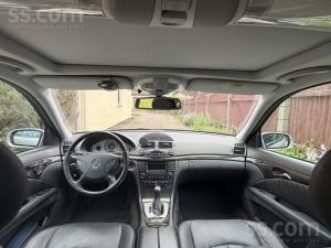 Pelēks Mercedes-Benz e-500 2003 Jūrmala, ar dzinēja tilpumu 5.00 L un nobraukumu 114 tūkst. km par 12000 €, foto 12 vietnē AUTOMOTO.COM.LV