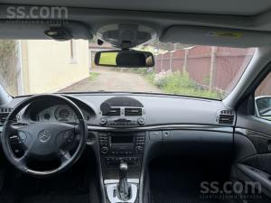 Pelēks Mercedes-Benz e-500 2003 Jūrmala, ar dzinēja tilpumu 5.00 L un nobraukumu 114 tūkst. km par 12000 €, foto 13 vietnē AUTOMOTO.COM.LV