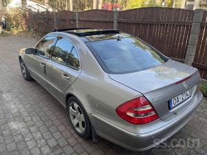 Pelēks Mercedes-Benz e-500 2003 Jūrmala, ar dzinēja tilpumu 5.00 L un nobraukumu 114 tūkst. km par 12000 €, foto 14 vietnē AUTOMOTO.COM.LV
