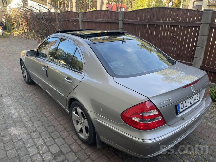 Pelēks Mercedes-Benz e-500 2003 Jūrmala, ar dzinēja tilpumu 5.00 L un nobraukumu 114 tūkst. km par 12000 €, foto 14 vietnē AUTOMOTO.COM.LV