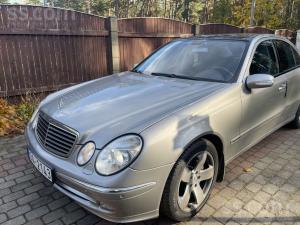 Pelēks Mercedes-Benz e-500 2003 Jūrmala, ar dzinēja tilpumu 5.00 L un nobraukumu 114 tūkst. km par 12000 €, foto 16 vietnē AUTOMOTO.COM.LV
