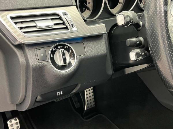 Grey Mercedes-Benz e-500 2014 in Panevezys, with an engine capacity of 4.66 L and mileage of 373 thousand km for 15990 €, photo 11 on AUTOMOTO.COM.LV