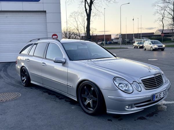 Pelēks Mercedes-Benz e-500 2004 Klaipėda, ar dzinēja tilpumu 5.00 L un nobraukumu 334 tūkst. km par 3500 €, foto 2 vietnē AUTOMOTO.COM.LV