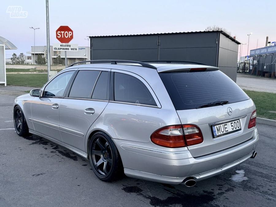 Серый Мерседес Е 500 2004 в Клайпеда, объемом двигателя 5.00 л и пробегом 334 тыс. км за 3500 €, фото 5 на AUTOMOTO.COM.LV
