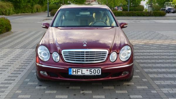 Red Mercedes-Benz e-500 2004 in Vilnius, with an engine capacity of 5.00 L and mileage of 268 thousand km for 6100 €, photo 2 on AUTOMOTO.COM.LV
