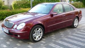 Red Mercedes-Benz e-500 2004 in Vilnius, with an engine capacity of 5.00 L and mileage of 268 thousand km for 6100 €, photo 5 on AUTOMOTO.COM.LV