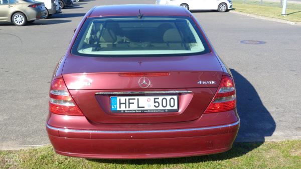Red Mercedes-Benz e-500 2004 in Vilnius, with an engine capacity of 5.00 L and mileage of 268 thousand km for 6100 €, photo 10 on AUTOMOTO.COM.LV