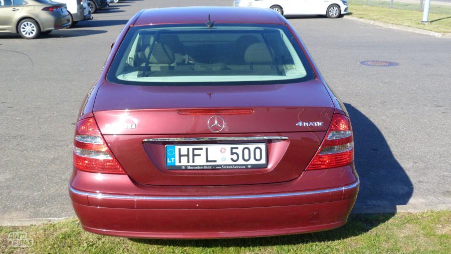 Red Mercedes-Benz e-500 2004 in Vilnius, with an engine capacity of 5.00 L and mileage of 268 thousand km for 6100 €, photo 11 on AUTOMOTO.COM.LV