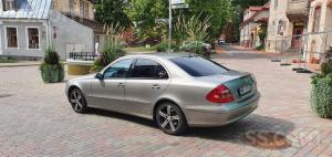 Mercedes-Benz e-500 2003 Cēsis, ar dzinēja tilpumu 5.00 L un nobraukumu 339 tūkst. km par 4500 €, foto 3 vietnē AUTOMOTO.COM.LV