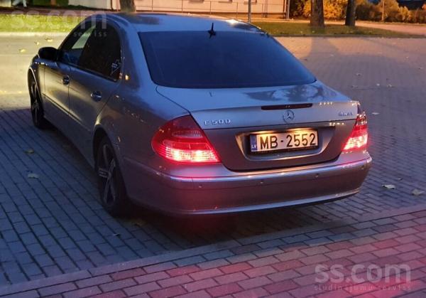Mercedes-Benz e-500 2003 Cēsis, ar dzinēja tilpumu 5.00 L un nobraukumu 339 tūkst. km par 4500 €, foto 6 vietnē AUTOMOTO.COM.LV