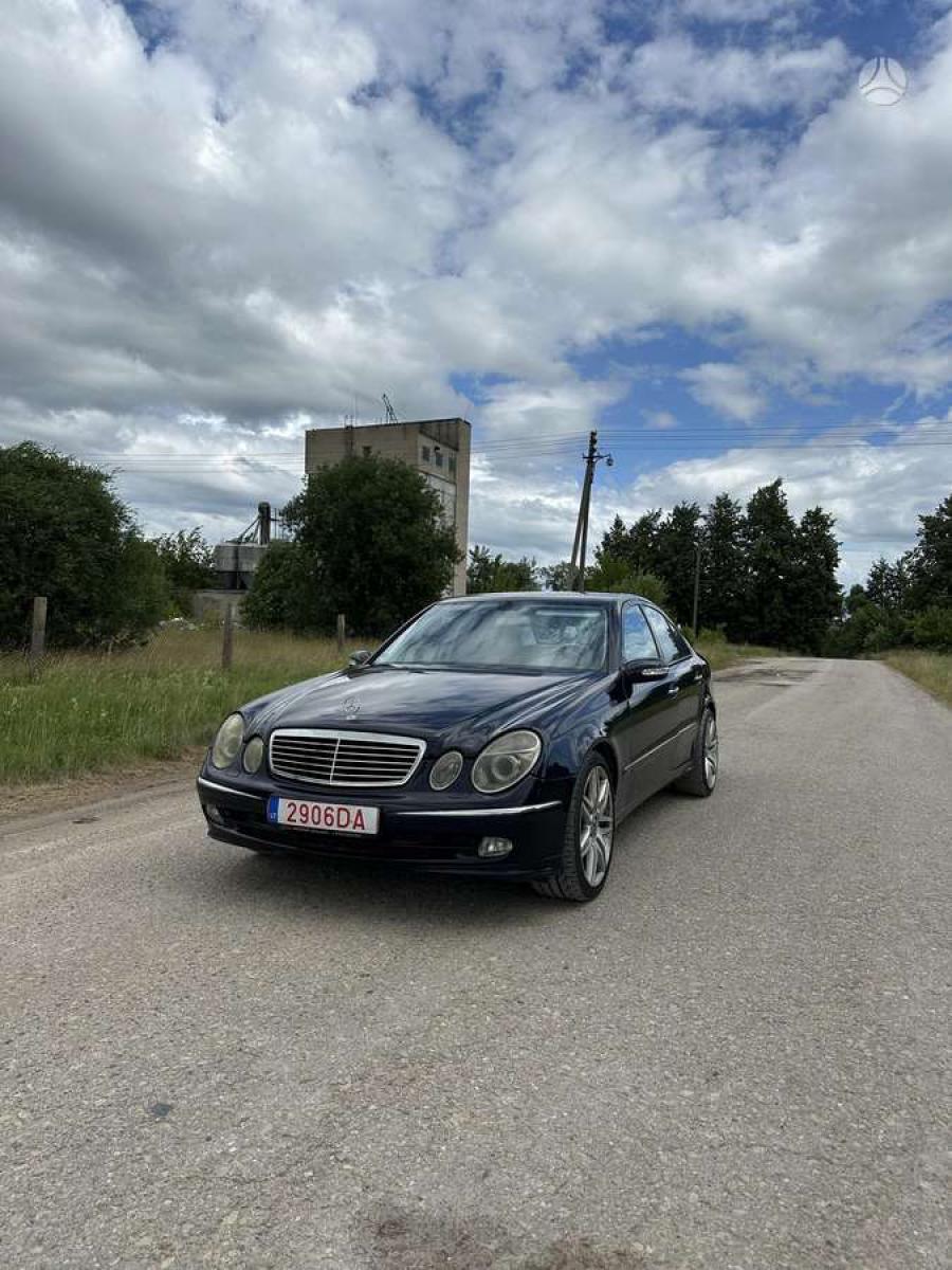 Фиолетовый Мерседес Е 500 2002 в Аникщяй, объемом двигателя 5.00 л и пробегом 240 тыс. км за 4000 €, фото 5 на AUTOMOTO.COM.LV
