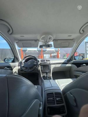 Фиолетовый Мерседес Е 500 2002 в Аникщяй, объемом двигателя 5.00 л и пробегом 240 тыс. км за 4000 €, фото 9 на AUTOMOTO.COM.LV