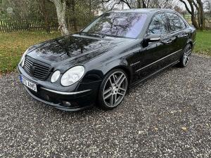Черный Мерседес E 55 АМГ 2002 в Тарту, объемом двигателя 5.44 л и пробегом 252 тыс. км за 18400 €, фото 4 на AUTOMOTO.COM.LV