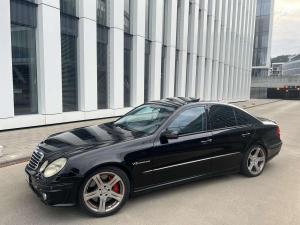 Черный Мерседес E 55 АМГ 2004 в Вильнюс, объемом двигателя 5.50 л и пробегом 155 тыс. км за 11800 €, фото 3 на AUTOMOTO.COM.LV