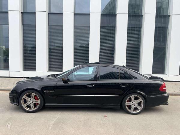 Melns Mercedes-Benz e-55-amg 2004 Viļņa, ar dzinēja tilpumu 5.50 L un nobraukumu 155 tūkst. km par 11800 €, foto 3 vietnē AUTOMOTO.COM.LV