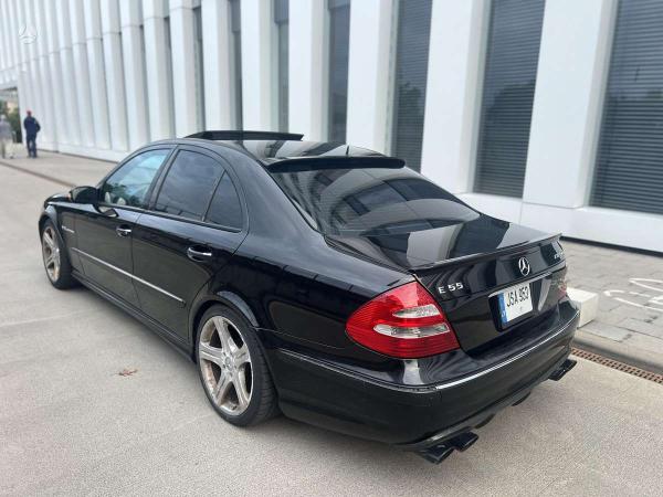 Melns Mercedes-Benz e-55-amg 2004 Viļņa, ar dzinēja tilpumu 5.50 L un nobraukumu 155 tūkst. km par 11800 €, foto 4 vietnē AUTOMOTO.COM.LV