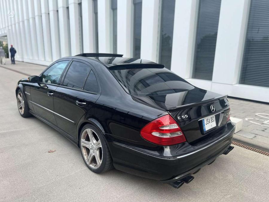 Черный Мерседес E 55 АМГ 2004 в Вильнюс, объемом двигателя 5.50 л и пробегом 155 тыс. км за 11800 €, фото 5 на AUTOMOTO.COM.LV