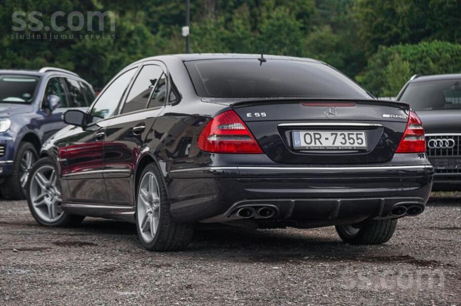 Синий Мерседес E 55 АМГ 2005 в Рига, объемом двигателя 5.50 л и пробегом 210 тыс. км за 19990 €, фото 4 на AUTOMOTO.COM.LV