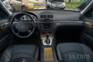 Синий Мерседес E 55 АМГ 2005 в Рига, объемом двигателя 5.50 л и пробегом 210 тыс. км за 19990 €, фото 10 на AUTOMOTO.COM.LV