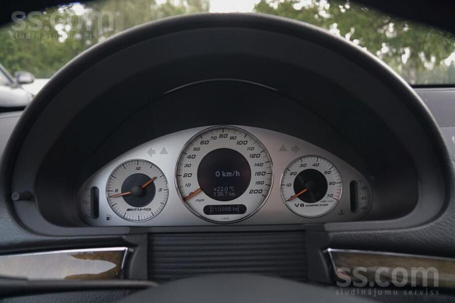 Синий Мерседес E 55 АМГ 2005 в Рига, объемом двигателя 5.50 л и пробегом 210 тыс. км за 19990 €, фото 13 на AUTOMOTO.COM.LV