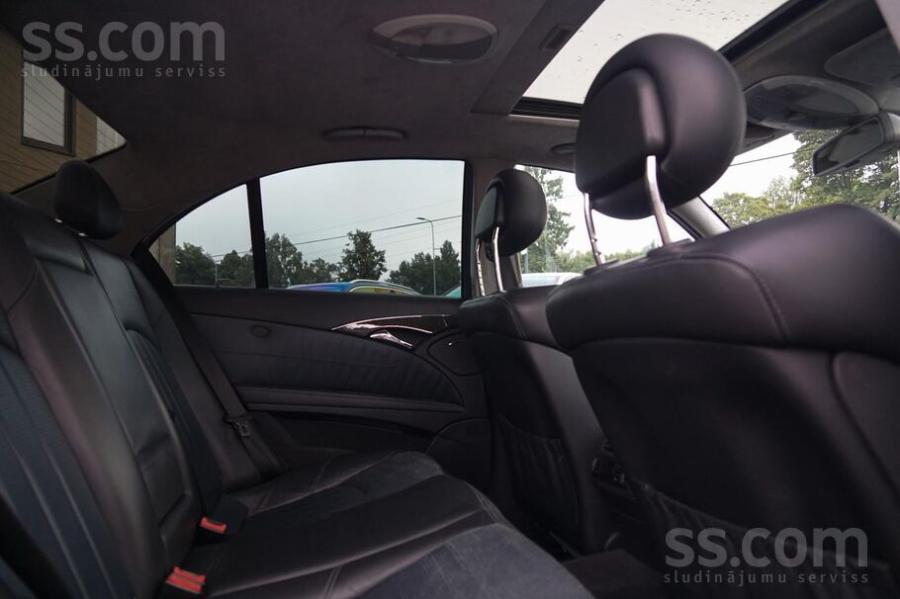 Синий Мерседес E 55 АМГ 2005 в Рига, объемом двигателя 5.50 л и пробегом 210 тыс. км за 19990 €, фото 20 на AUTOMOTO.COM.LV