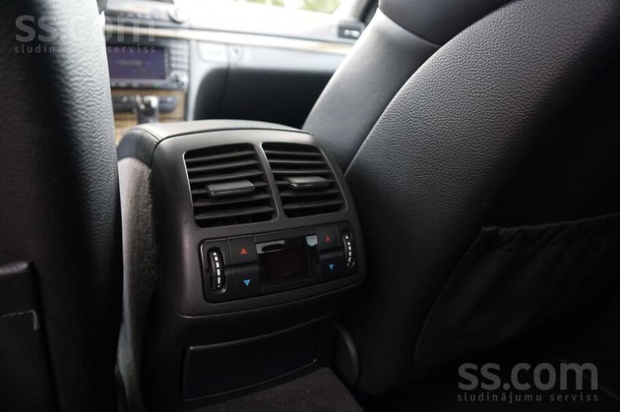 Синий Мерседес E 55 АМГ 2005 в Рига, объемом двигателя 5.50 л и пробегом 210 тыс. км за 19990 €, фото 21 на AUTOMOTO.COM.LV