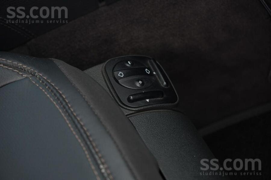 Синий Мерседес E 55 АМГ 2005 в Рига, объемом двигателя 5.50 л и пробегом 210 тыс. км за 19990 €, фото 22 на AUTOMOTO.COM.LV