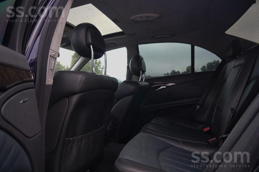 Синий Мерседес E 55 АМГ 2005 в Рига, объемом двигателя 5.50 л и пробегом 210 тыс. км за 19990 €, фото 23 на AUTOMOTO.COM.LV
