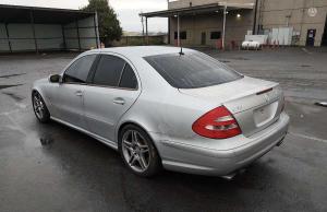 Pelēks Mercedes-Benz e-55-amg 2005 Panevēža, ar dzinēja tilpumu 5.44 L un nobraukumu 210 tūkst. km par 8600 €, foto 3 vietnē AUTOMOTO.COM.LV