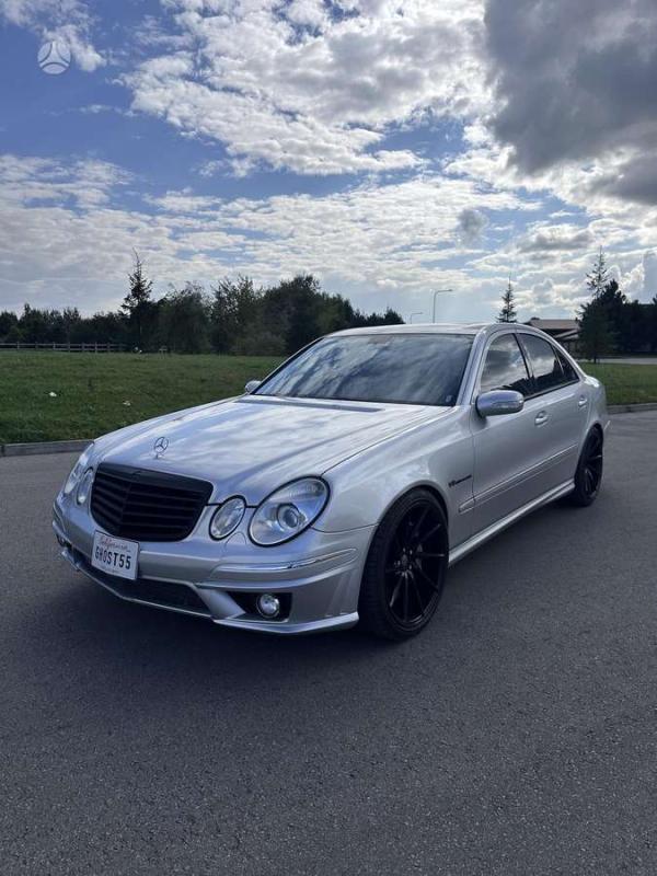 Grey Mercedes-Benz e-55-amg 2005 in Panevezys, with an engine capacity of 5.44 L and mileage of 210 thousand km for 12600 €, photo 3 on AUTOMOTO.COM.LV