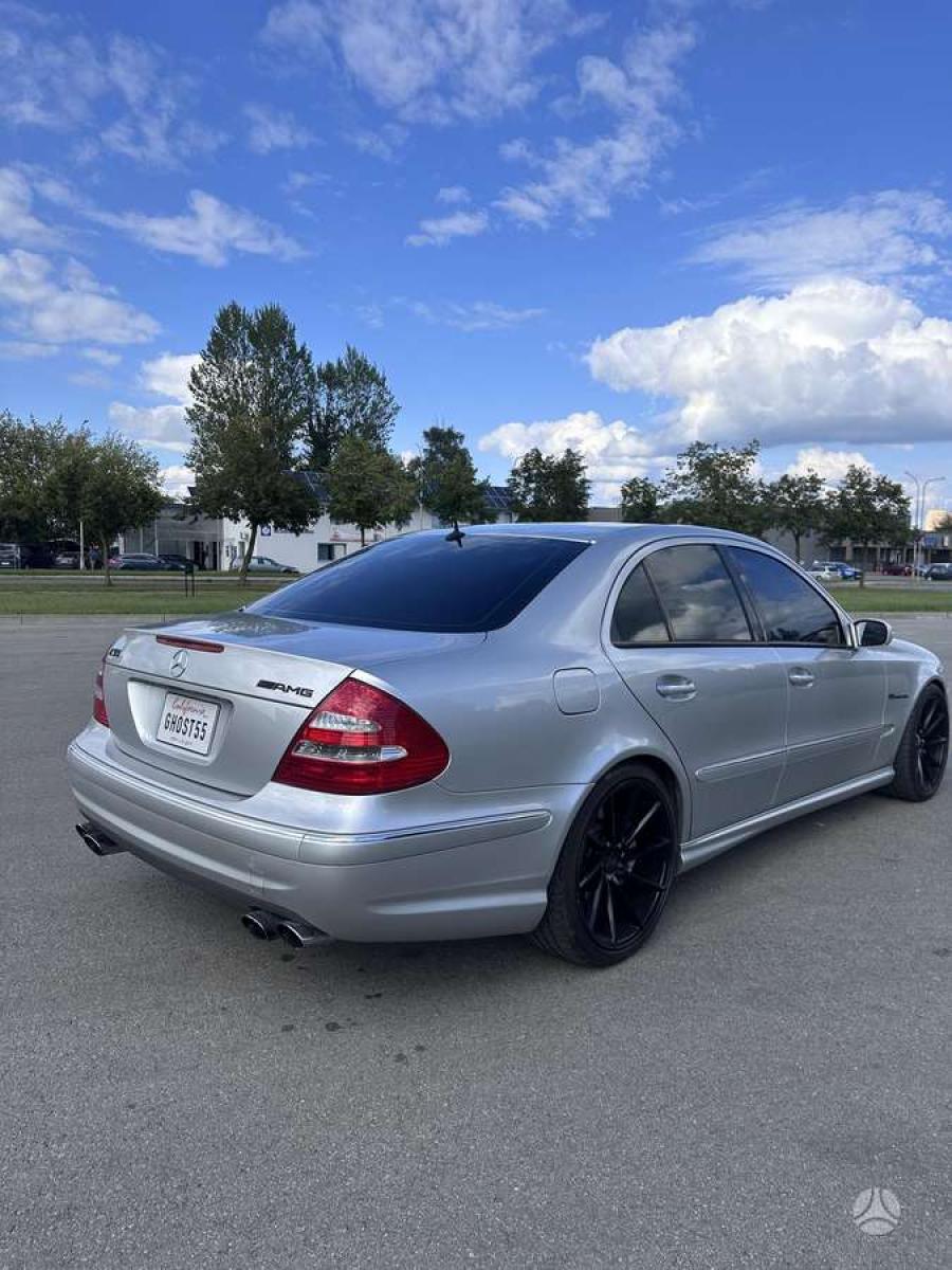 Grey Mercedes-Benz e-55-amg 2005 in Panevezys, with an engine capacity of 5.44 L and mileage of 210 thousand km for 12600 €, photo 5 on AUTOMOTO.COM.LV