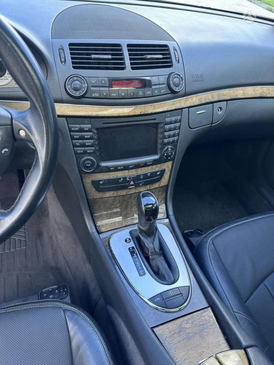 Grey Mercedes-Benz e-55-amg 2005 in Panevezys, with an engine capacity of 5.44 L and mileage of 210 thousand km for 12600 €, photo 9 on AUTOMOTO.COM.LV