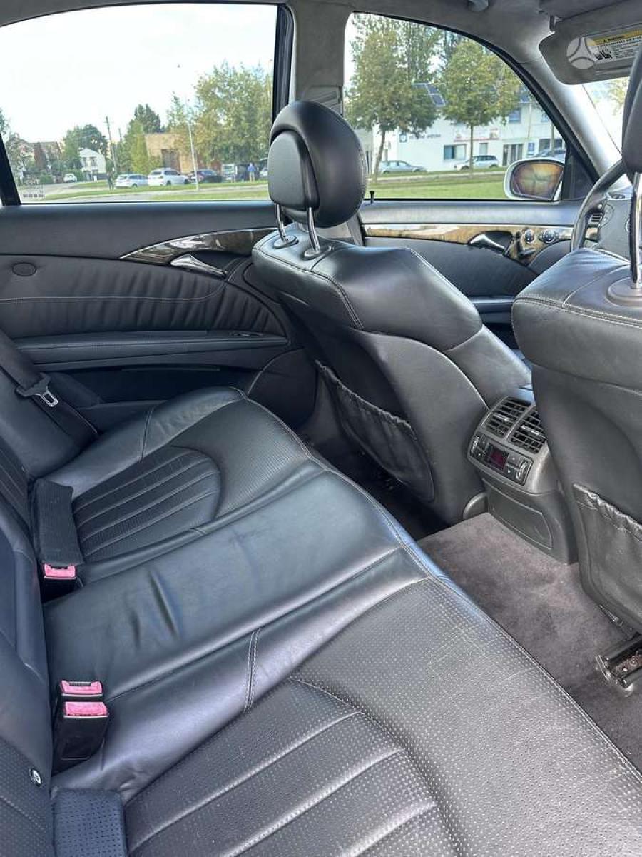 Grey Mercedes-Benz e-55-amg 2005 in Panevezys, with an engine capacity of 5.44 L and mileage of 210 thousand km for 12600 €, photo 10 on AUTOMOTO.COM.LV