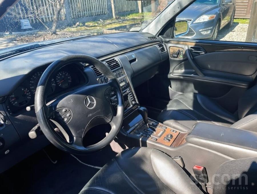 Мерседес E 55 АМГ 1999 в Юрмала, объемом двигателя 5.40 л и пробегом 289 тыс. км за 25000 €, фото 7 на AUTOMOTO.COM.LV