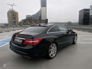 Черный Мерседес E 550 2011 в Вильнюс, объемом двигателя 5.50 л и пробегом 280 тыс. км за 13500 €, фото 6 на AUTOMOTO.COM.LV