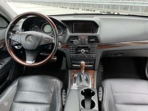 Черный Мерседес E 550 2011 в Вильнюс, объемом двигателя 5.50 л и пробегом 280 тыс. км за 13500 €, фото 11 на AUTOMOTO.COM.LV