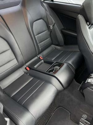 Черный Мерседес E 550 2011 в Вильнюс, объемом двигателя 5.50 л и пробегом 280 тыс. км за 13500 €, фото 13 на AUTOMOTO.COM.LV