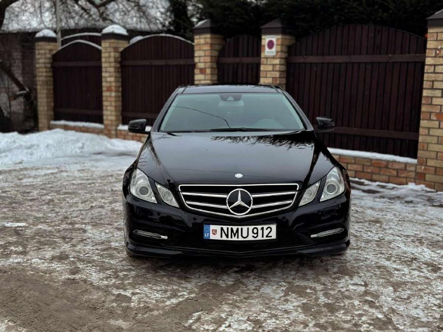 Melns Mercedes-Benz E 550 2013 Bauska, ar dzinēja tilpumu 4.66 L un nobraukumu 175 tūkst. km par 13999 €, foto 5 vietnē AUTOMOTO.COM.LV