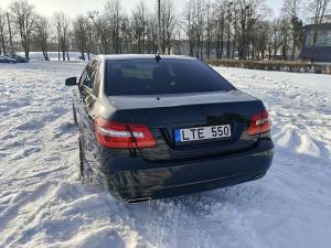 Black Mercedes-Benz E 550 2011 in Kaunas, with an engine capacity of 5.50 L and mileage of 149 thousand km for 14900 €, photo 11 on AUTOMOTO.COM.LV