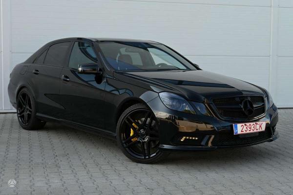 Melns Mercedes-Benz E 550 2011 Kretinga, ar dzinēja tilpumu 5.46 L un nobraukumu 202 tūkst. km par 12999 €, foto 1 vietnē AUTOMOTO.COM.LV
