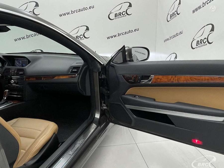 Коричневый Мерседес E 550 2010 в Вильнюс, объемом двигателя 5.46 л и пробегом 154 тыс. км за 9500 €, фото 9 на AUTOMOTO.COM.LV