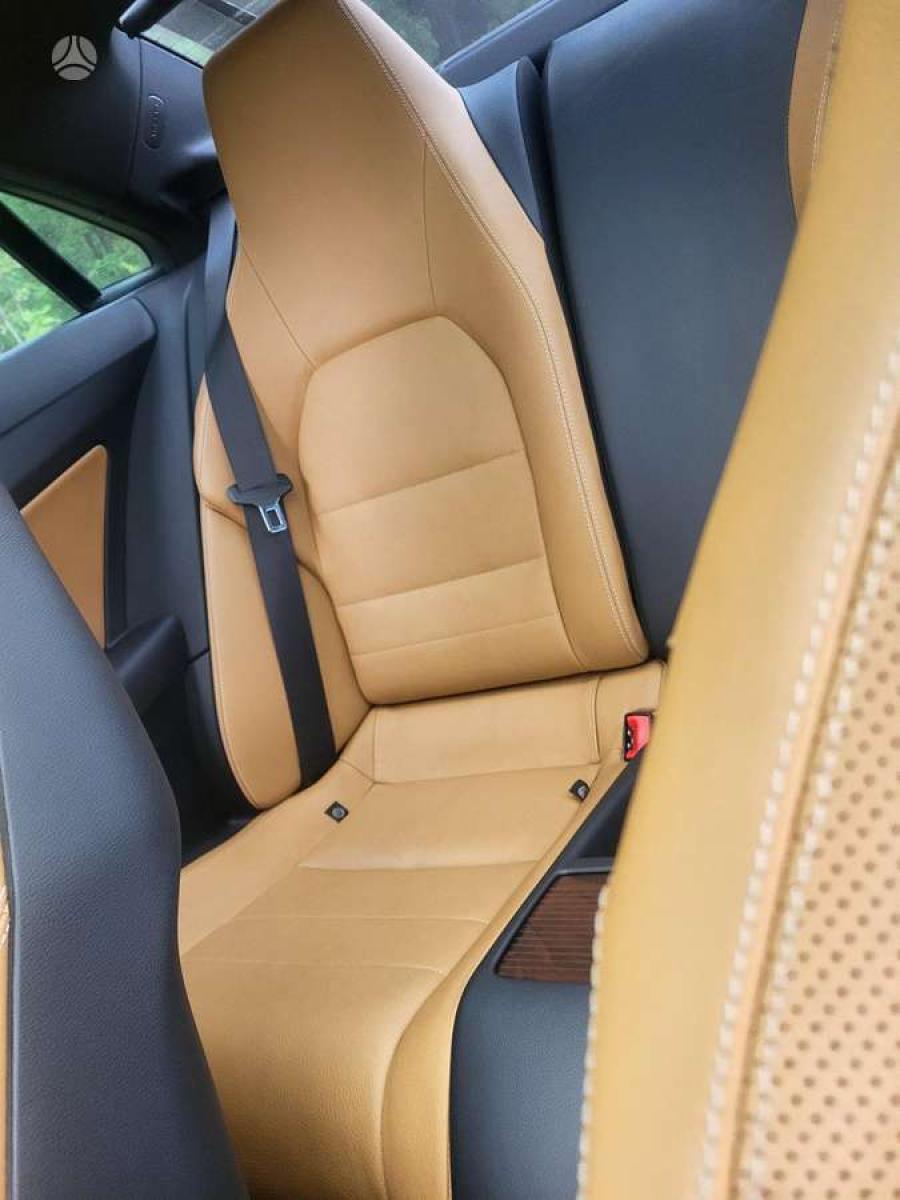 Brown Mercedes-Benz E 550 2010 in Kaunas, with an engine capacity of 0.54 L and mileage of 154 thousand km for 9550 €, photo 12 on AUTOMOTO.COM.LV