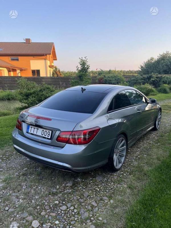 Pelēks Mercedes-Benz E 550 2011 Kretinga, ar dzinēja tilpumu 5.50 L un nobraukumu 201 tūkst. km par 13000 €, foto 4 vietnē AUTOMOTO.COM.LV