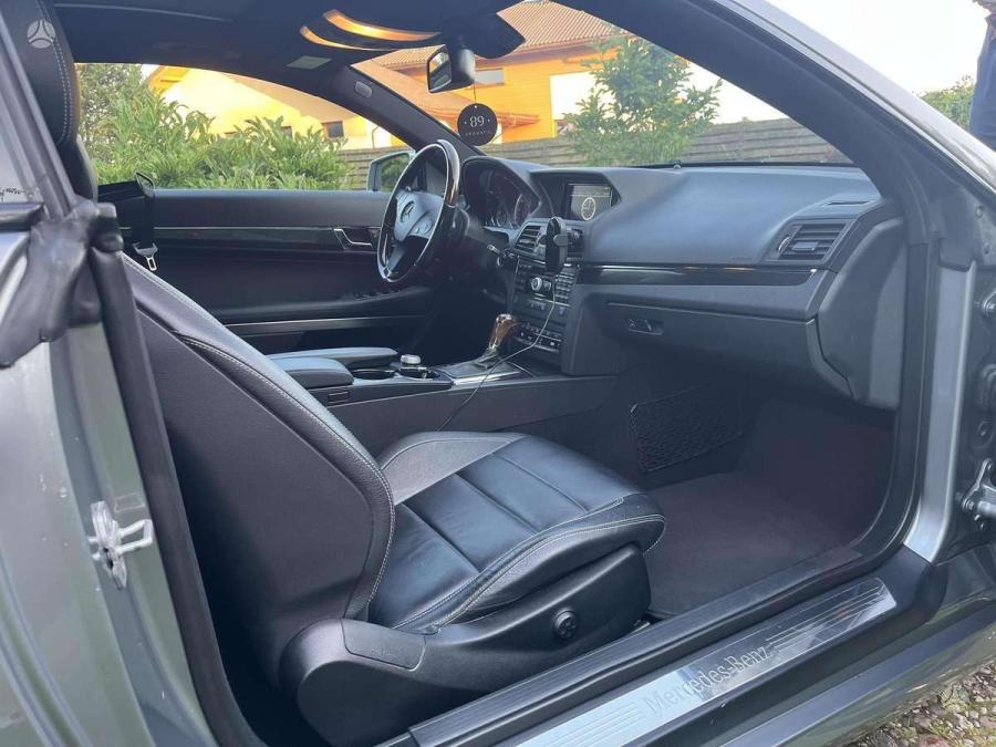 Pelēks Mercedes-Benz E 550 2011 Kretinga, ar dzinēja tilpumu 5.50 L un nobraukumu 201 tūkst. km par 13000 €, foto 9 vietnē AUTOMOTO.COM.LV