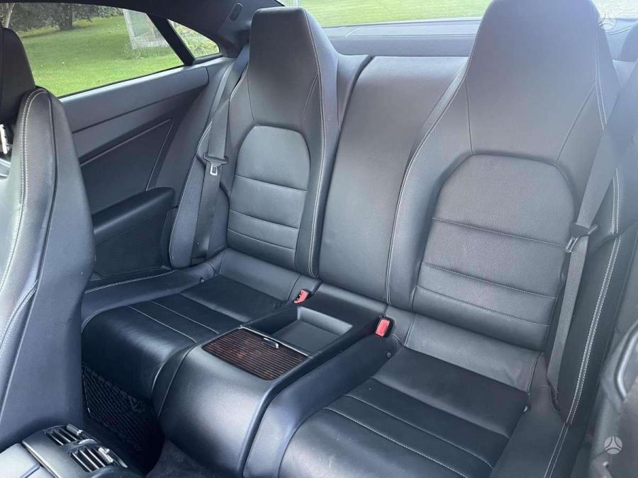 Pelēks Mercedes-Benz E 550 2011 Kretinga, ar dzinēja tilpumu 5.50 L un nobraukumu 201 tūkst. km par 13000 €, foto 10 vietnē AUTOMOTO.COM.LV